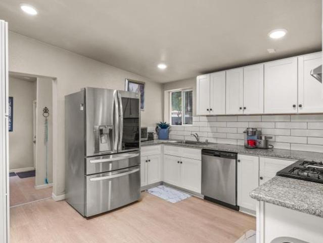 3140 Moon Ave, Stockton, CA 95204