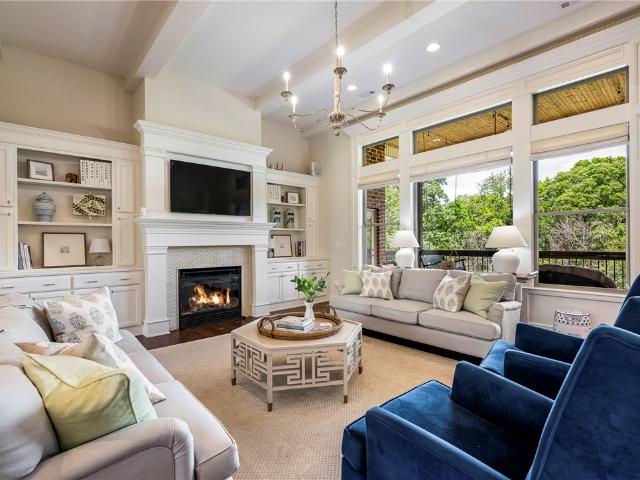 3140 Laurel Circle