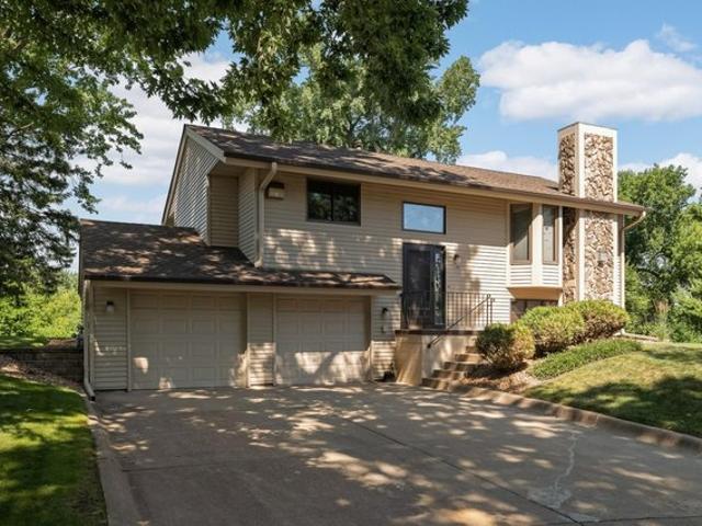 3140 Quarry Ct, Eagan, MN 55121