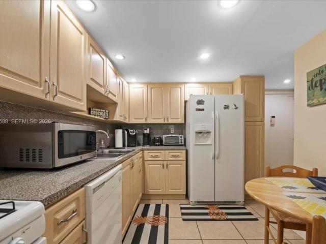 3140 S Ocean Dr, Unit 207, Hallandale Beach, FL 33009 | MLS #A11897
