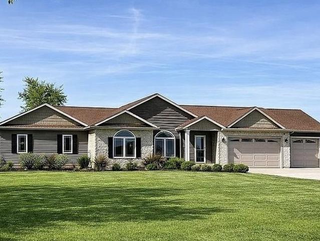 3142 County Road 1600 N, El Paso, IL 61738