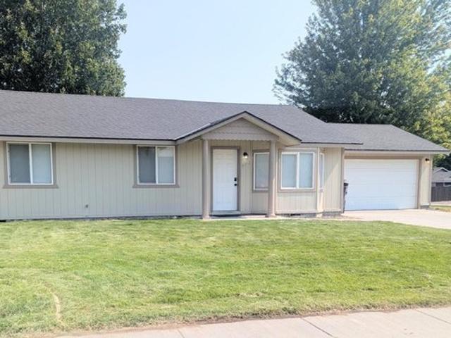 3142 Primrose St, West Richland, WA 99353