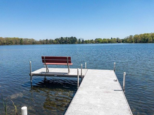3142 2nd Ct, Oxford, WI 53952
