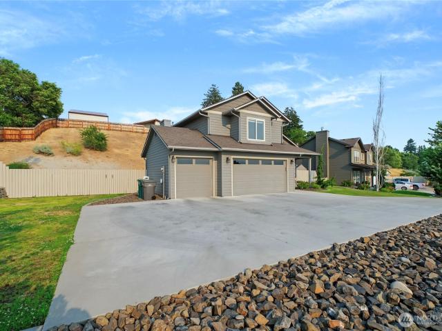 3143 NW Delcon Court