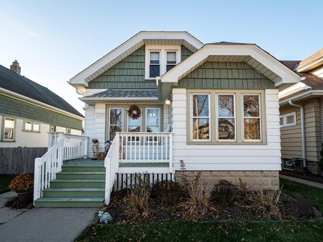 3143 S California St, Milwaukee, WI 53207