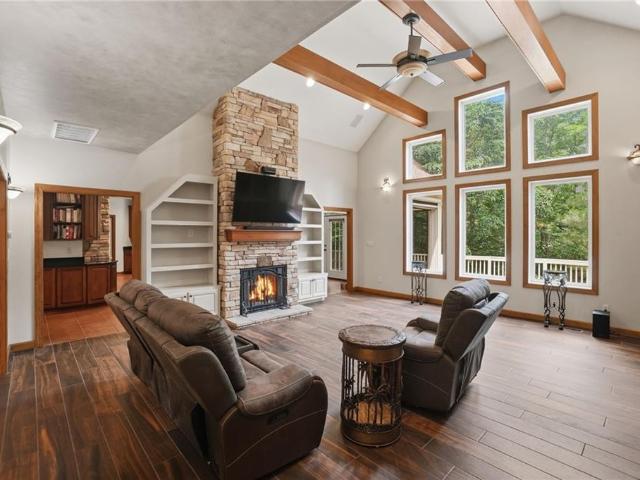 3143 Windy Branch DR