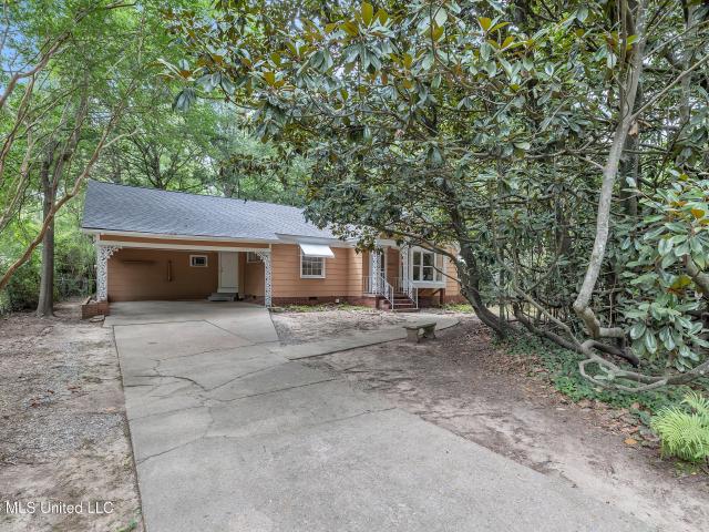 314 Colonial Circle