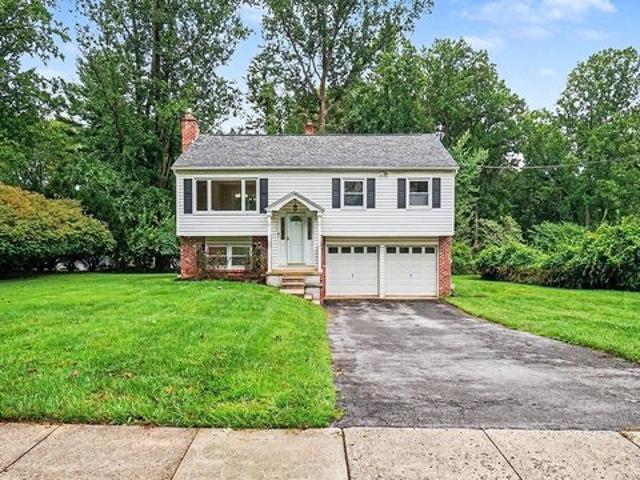 314 Colonial Dr, Exton, PA 19341