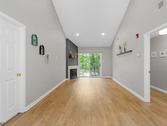 314 Cambridge Dr