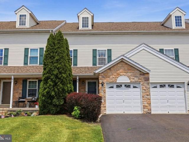 314 Cedar Waxwing Dr, Warrington, PA 18976