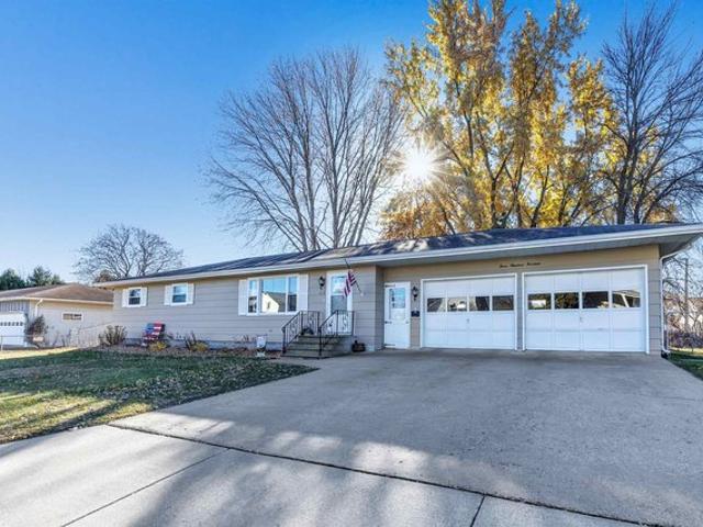 314 Center St, Oconto, WI 54153