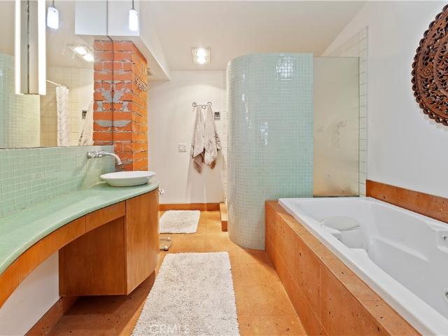 314 Avenida Cumbre