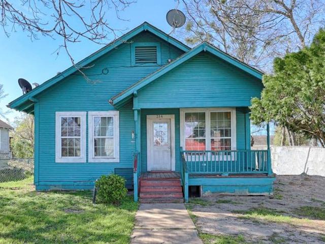314 Baumgarten St, Schulenburg, TX 78956