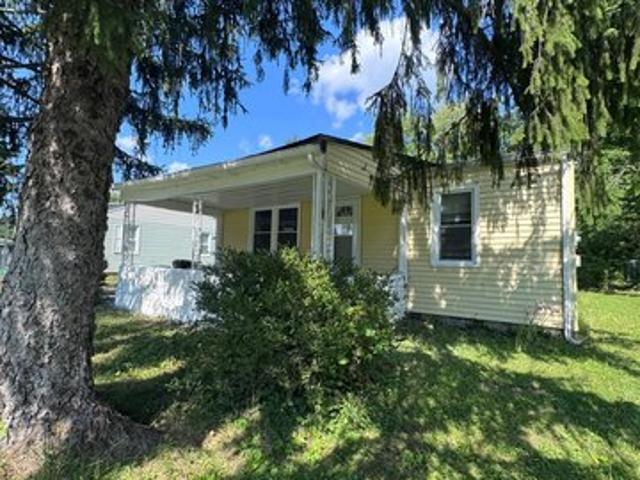 314 Brown St, Bethel, OH 45106