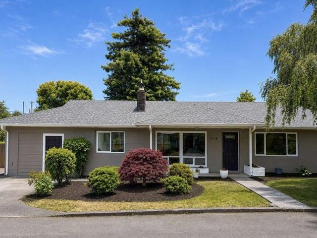 314 Del Norte Ln, Brookings, OR 97415