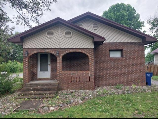 314 E 8th St, West Frankfort, IL 62896