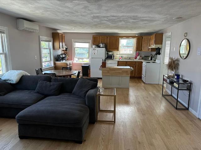 314 E 8th St, Unit 3, Boston, MA 02127 | MLS #73498 | Compass