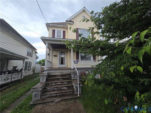 314 E Hawthorne St, Covington, VA 24426