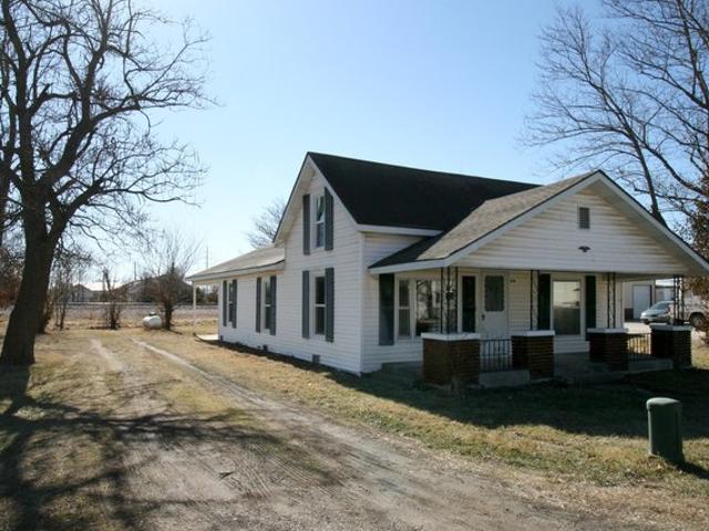 314 E Jackson St, Marshfield, MO 65706