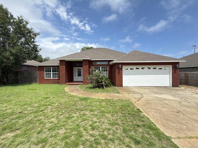 314 Friar Tuck Rd, Mary Esther, FL 32569