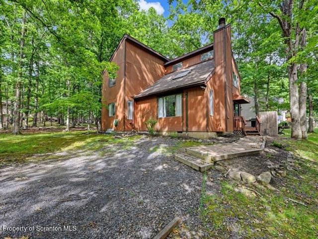 314 Hyland Dr, East Stroudsburg, PA 18301