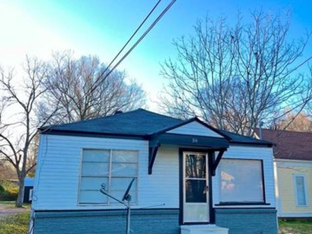 314 Logansport St, Center, TX 75935