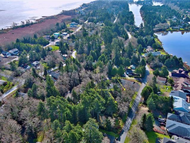 314 Lake View Loop NE