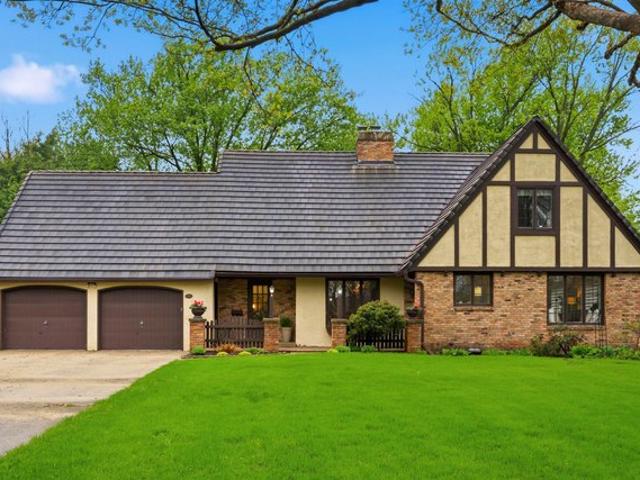 314 Lillian Ln, Waterloo, IA 50701