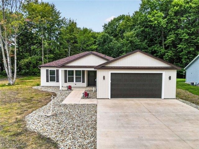 314 Morgan Ter, Roaming Shores, OH 44084
