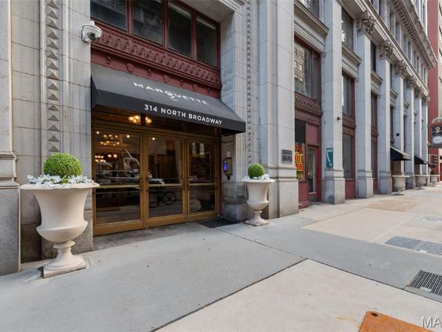 314 N Broadway, Unit 1401, St. Louis, MO 63102 | MLS #26011 | Compass