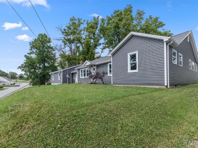 314 N Church St, Waterloo, IL 62298 | MLS #26007 | Compass