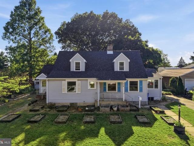 314 S Lippincott Ave, Maple Shade, NJ 08052