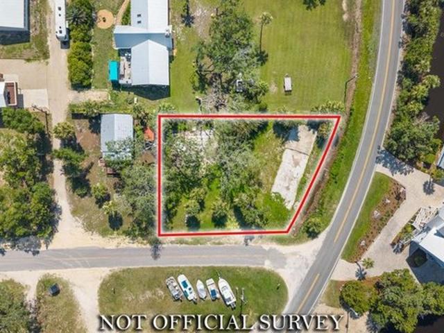 314 SE Twelfth St, Steinhatchee, FL 32359