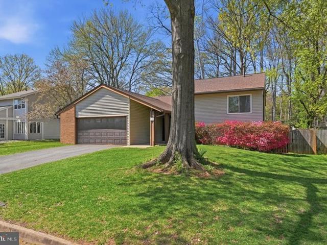 314 Sugarland Run Dr, Sterling, VA 20164