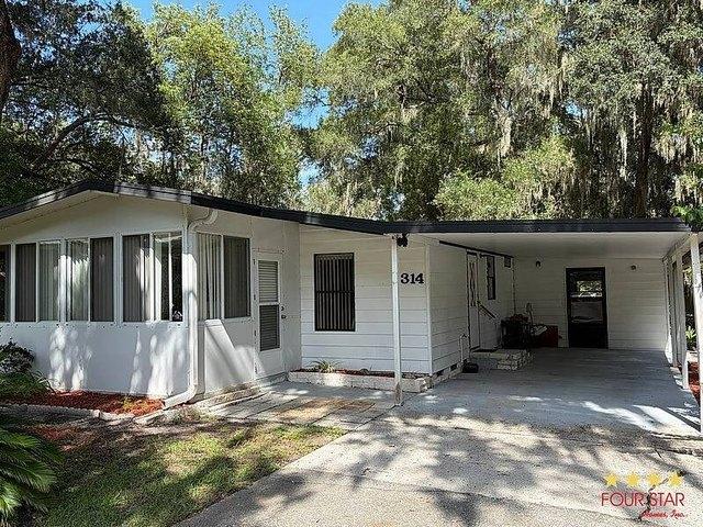 314 Palm Cove Dr, Deland, FL 32724