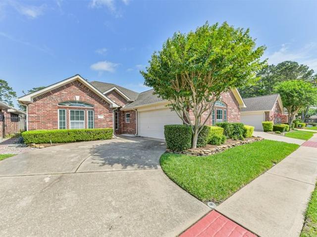 314 Parkwood Village Dr, Friendswood, TX 77546