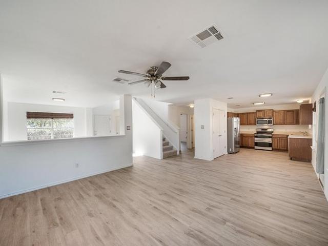 314 Phillips St, Hutto, TX 78634
