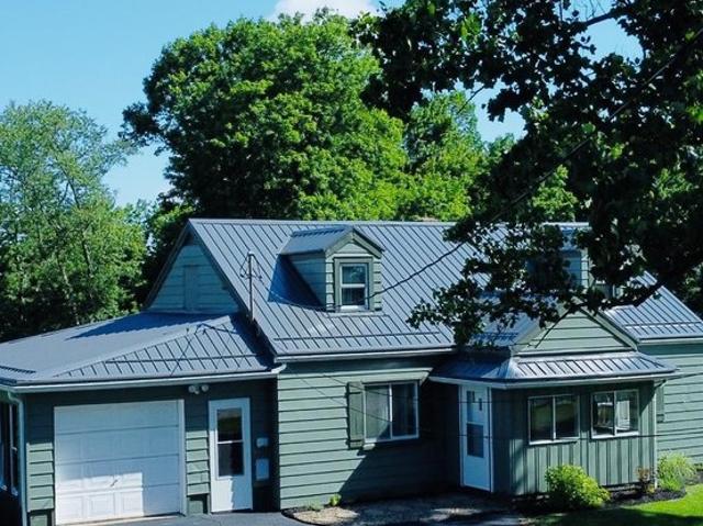 314 Ridgeview Ln, Moundsville, WV 26041