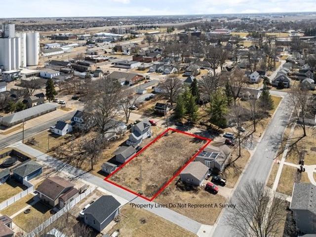 314 W Franklin St, Eldridge, IA 52748