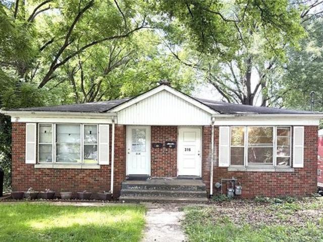 314 W H St, Belleville, IL 62226