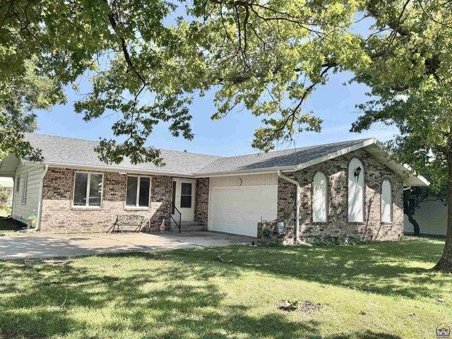 314 W Maple St, Saint Marys, KS 66536