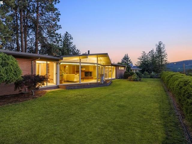 314 W Scenic Dr, The Dalles, OR 97058