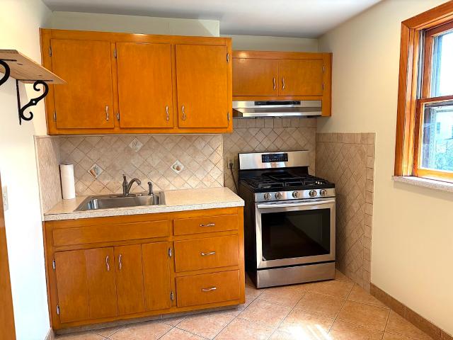 314 Webster Ave # 2