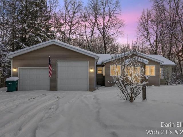 3155 Cowboy Cove Ln, Ionia, MI 48846