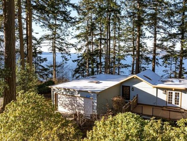 3155 Fox Spit Rd, Langley, WA 98260