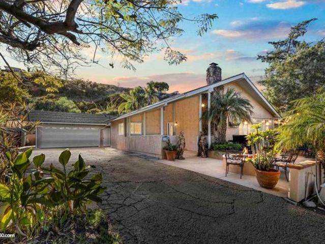 3155 Roadrunner Rd, San Marcos, CA 92078