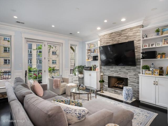 3156 N Cambridge Avenue # 2