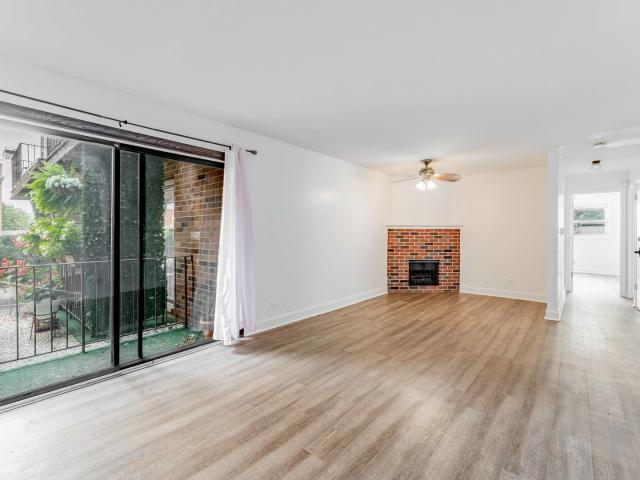 3158 N NEENAH Avenue # 1C