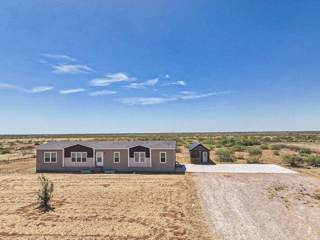 3158 County Road C1900, Stanton, TX 79782