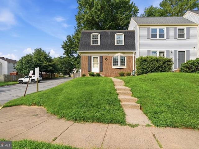 3158 Ellenwood Dr, Fairfax, VA 22031